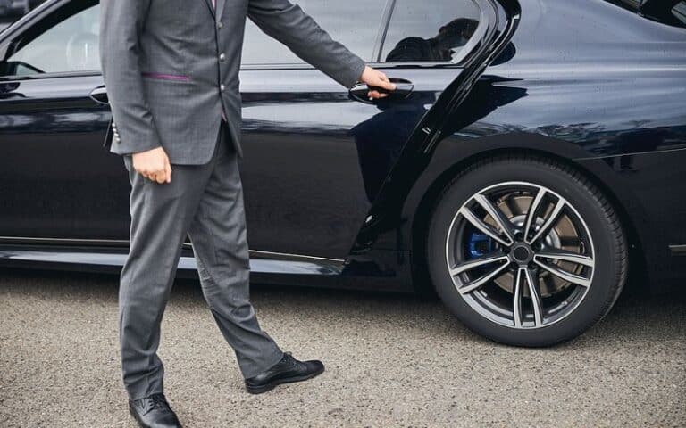 5 Reasons A Private Driver Is Better Than Uber Or Lyft – Limoabc.com